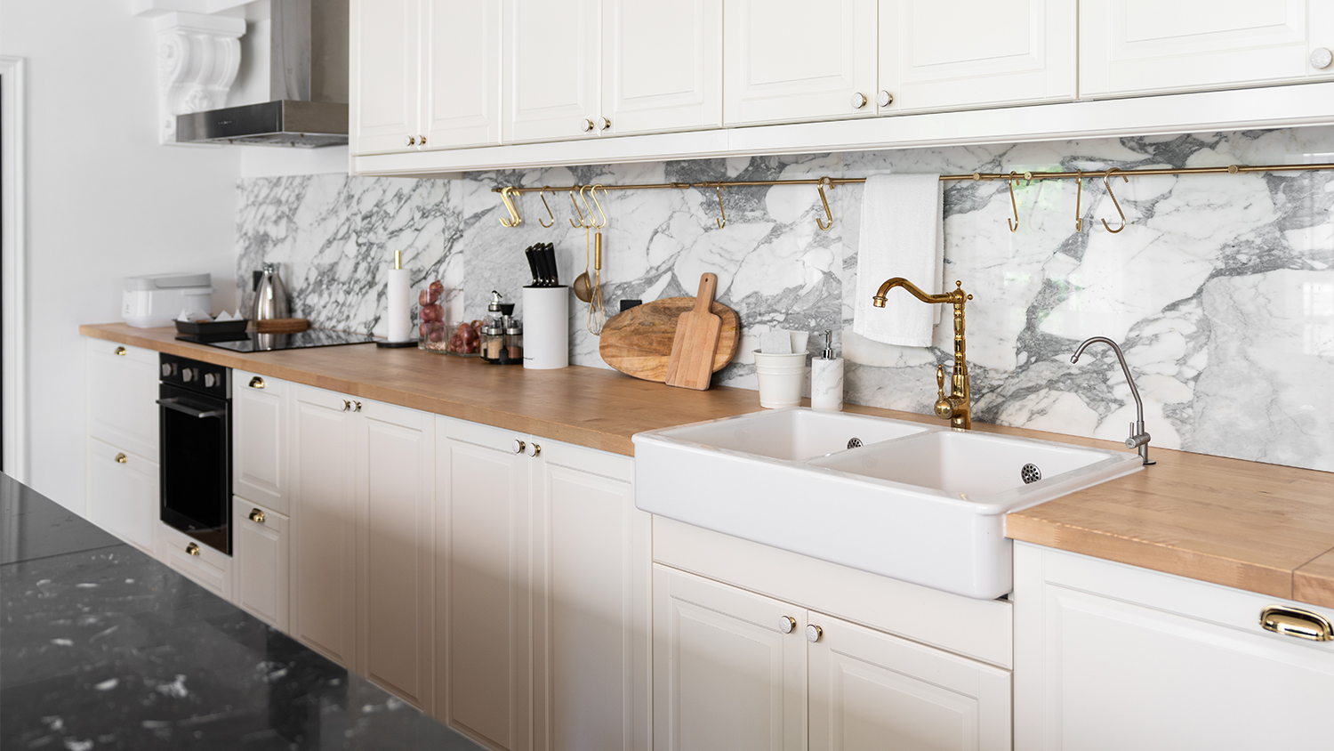 7 Tips for How to Clean High Ceilings