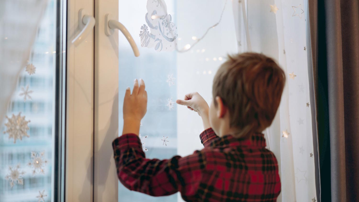 How To Remove Stickers From Glass