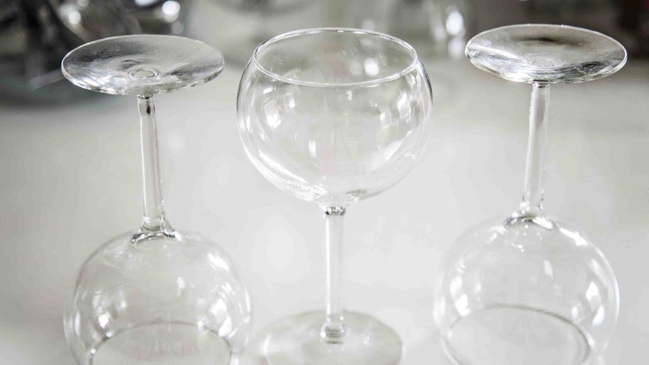 How to Pack Wine Glasses | Angi [Angie's List]